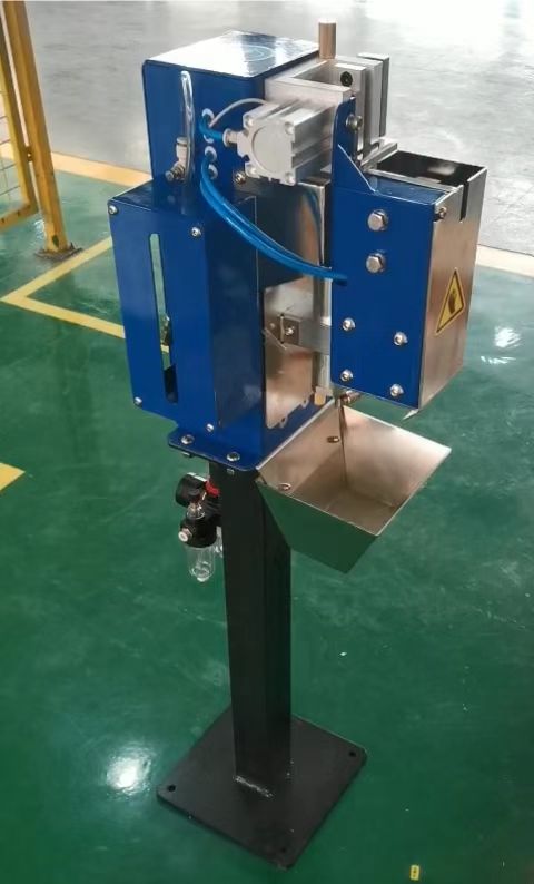 ABB FANUC YASKAWA KUKA KAWASAKI Automatic Welding robot torch cleaning ...